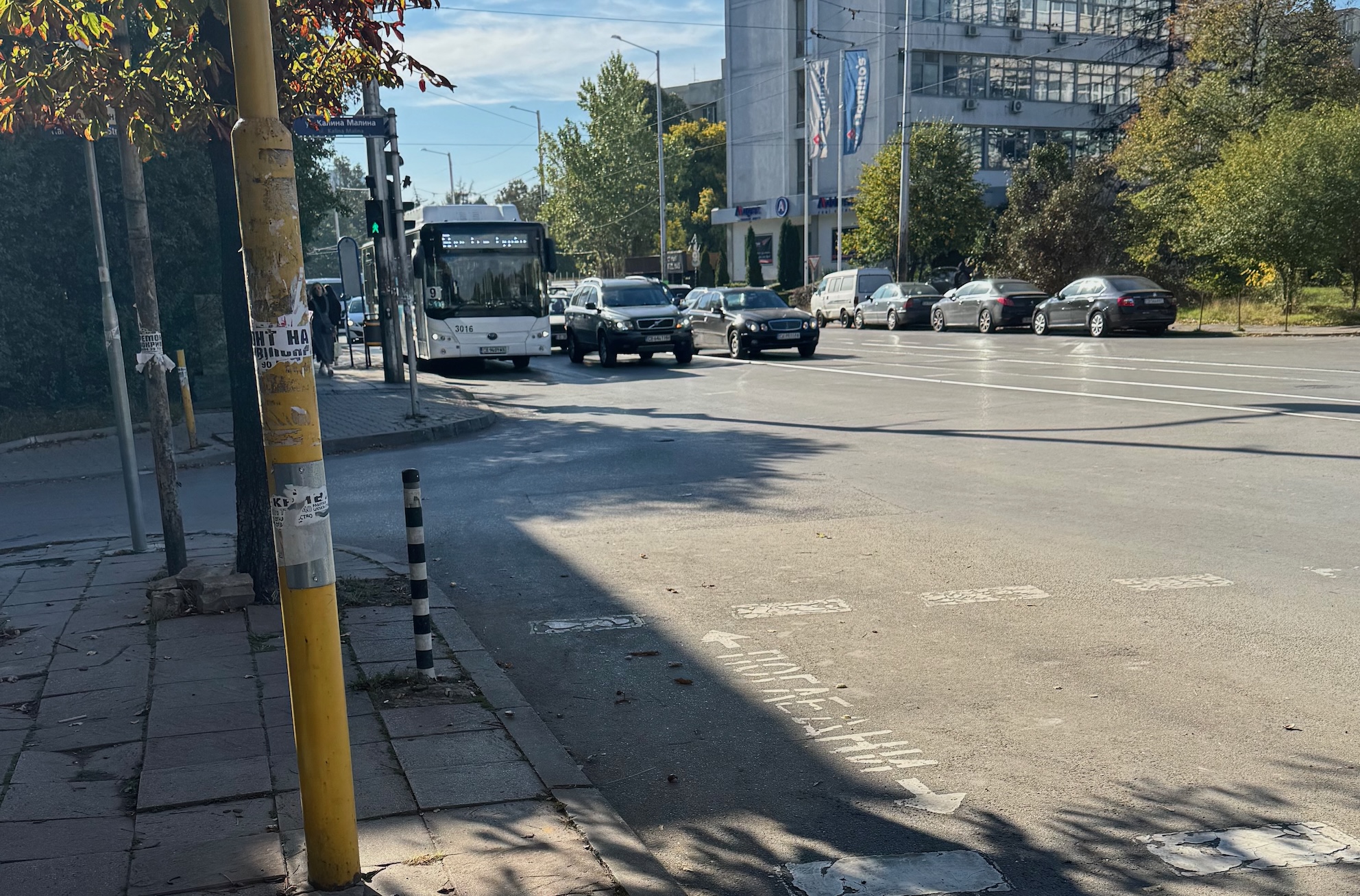 The Temptation of the Bus – Veselin.blog